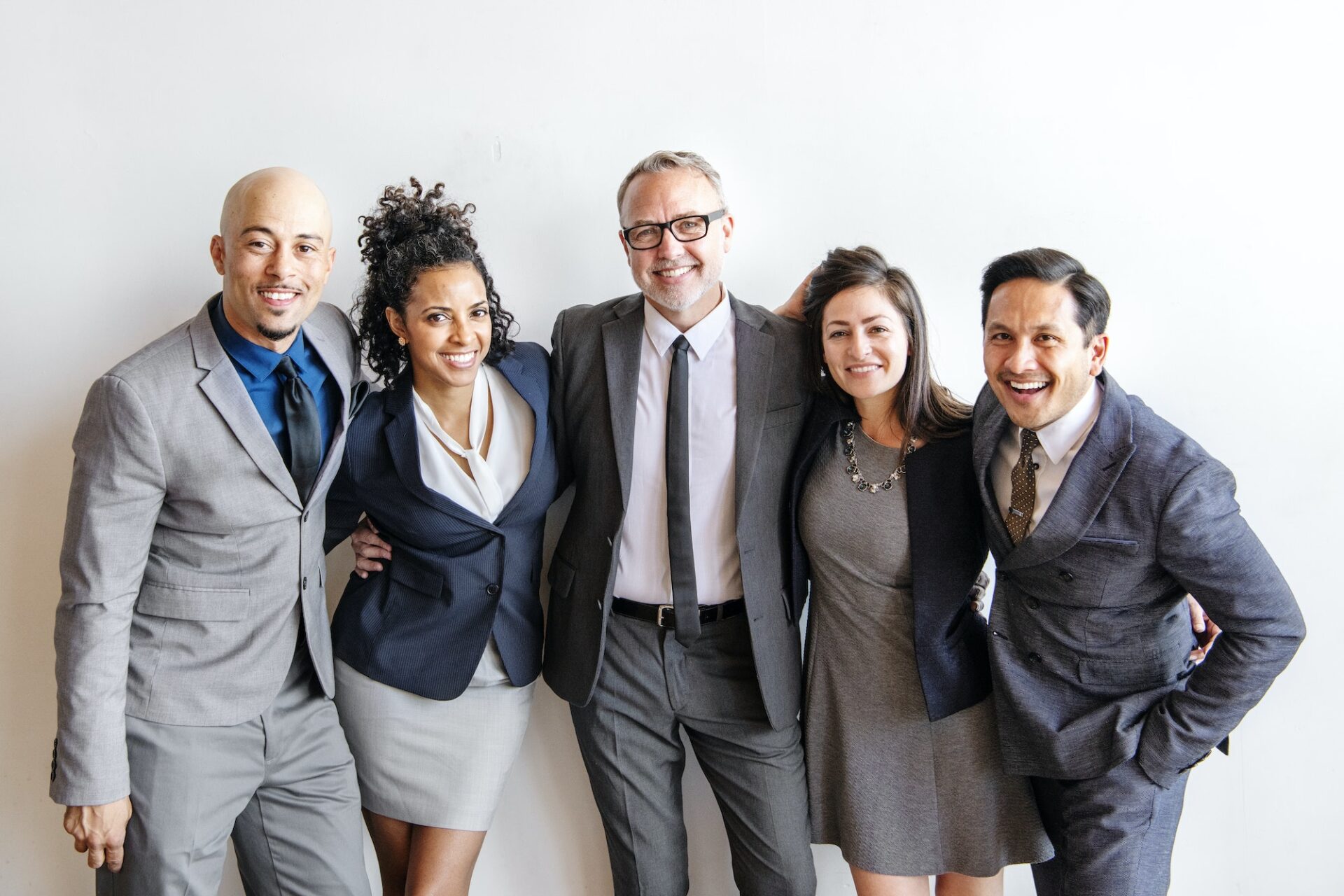 Corporate Uniform Supplier in Dubai | Custom Office Uniforms UAE